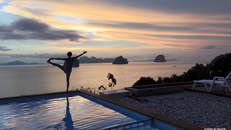 5 Inspiring Sunrise Yoga Photos
