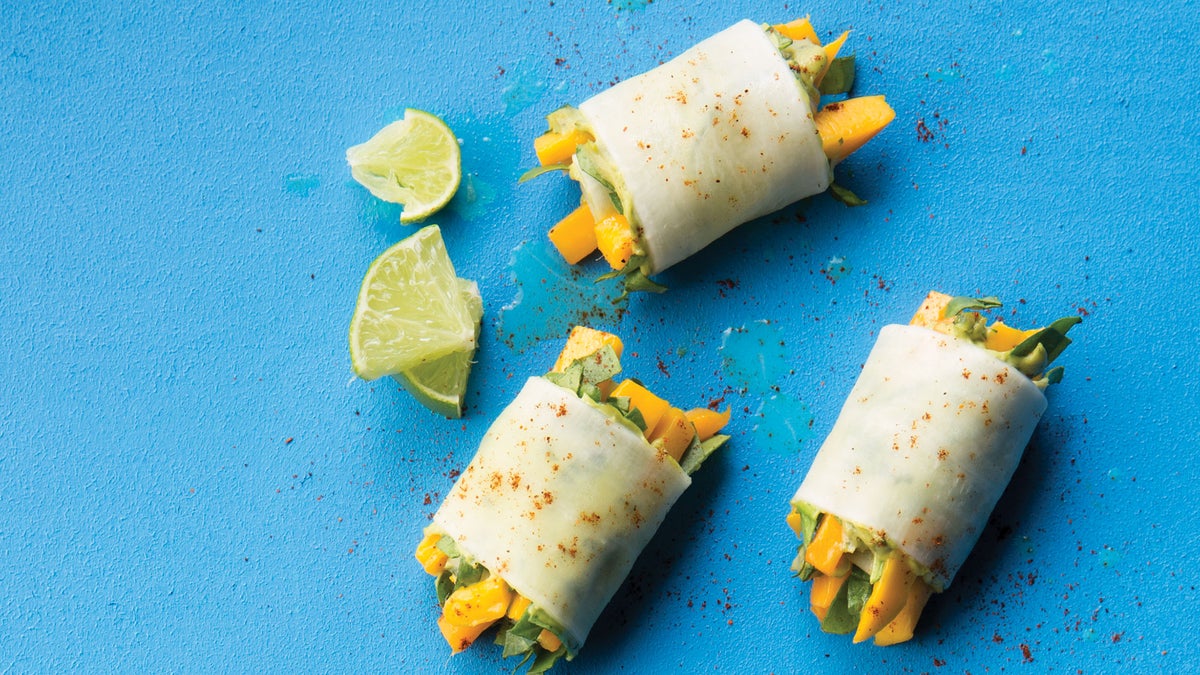 Daikon Rolls with Avocado, Spinach, and Mango