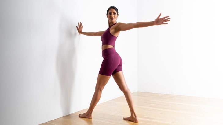 Revolved Triangle Pose: How to Practice Parivrtta Trikonasana